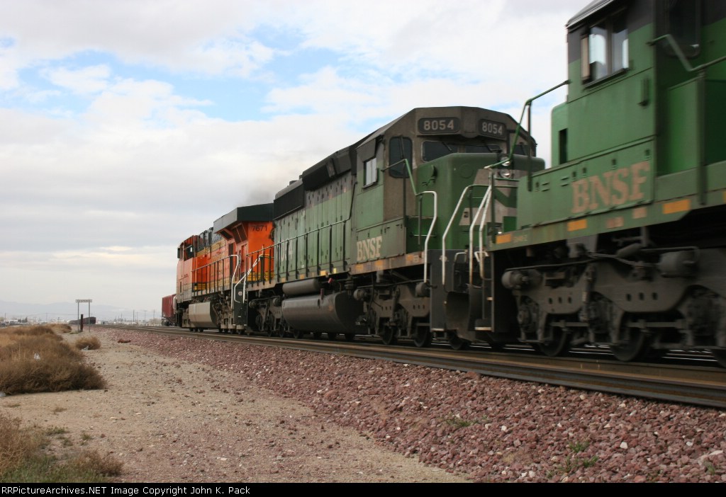 BNSF 8054